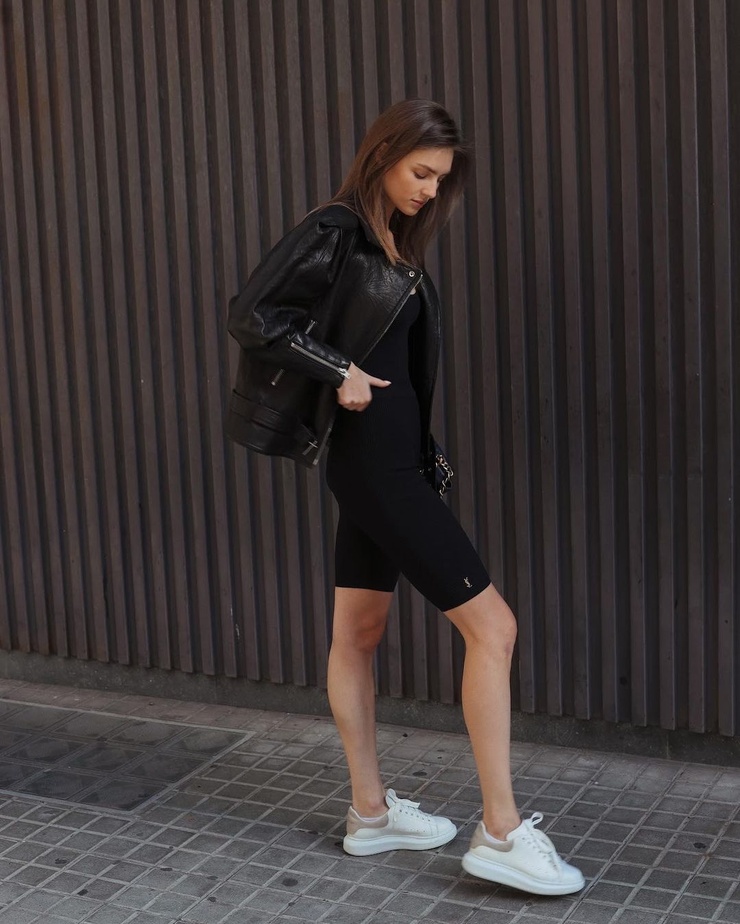 via Instagram (@vikalevina__)