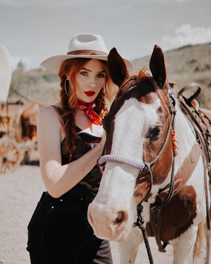 via Instagram (@xomissdanielle)