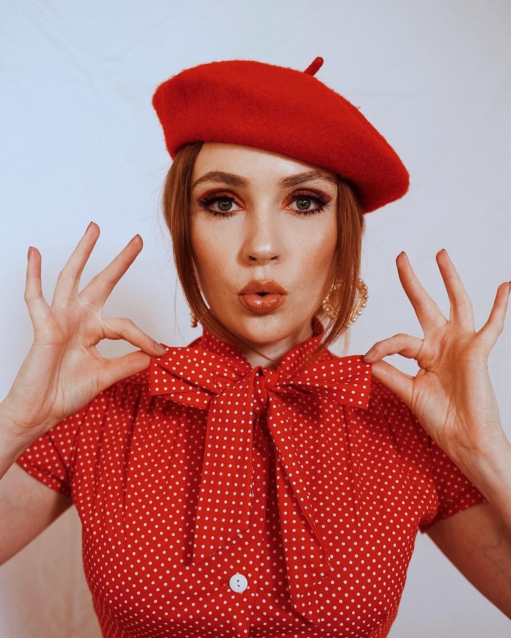 via Instagram (@xomissdanielle)