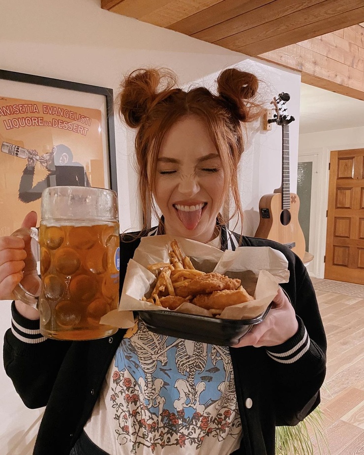 via Instagram (@xomissdanielle)