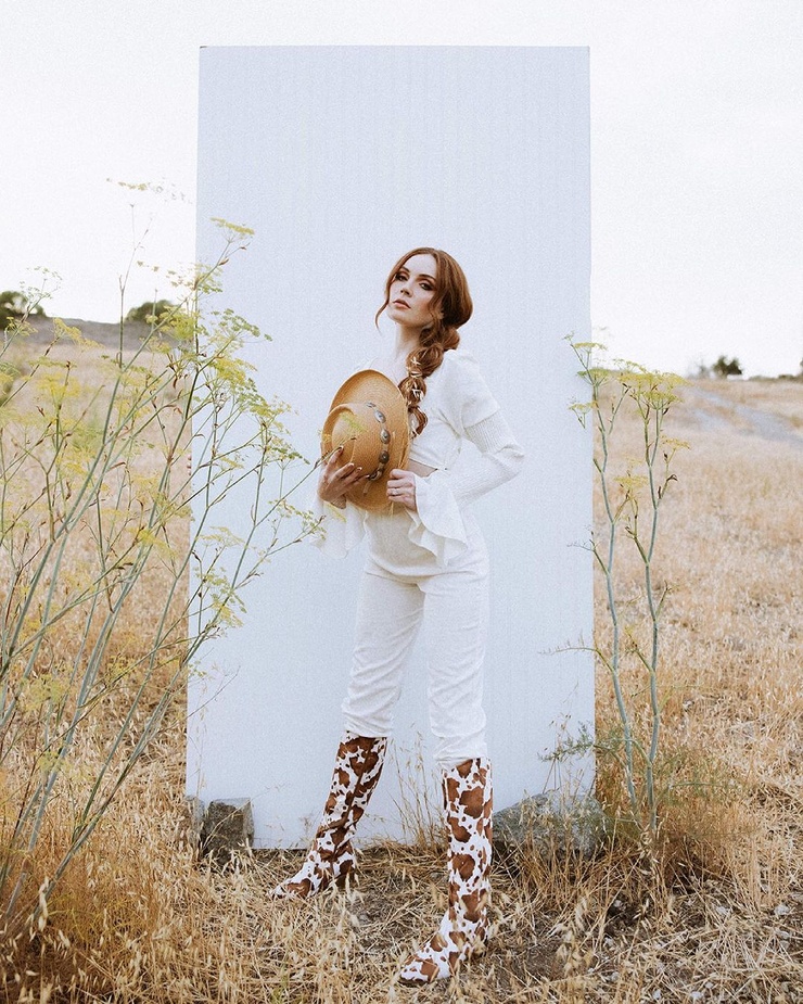 via Instagram (@xomissdanielle)