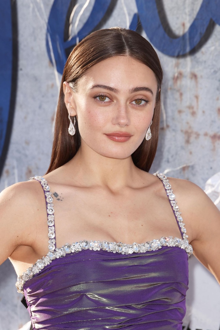 Ella Purnell image