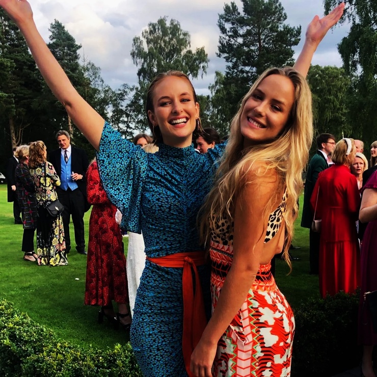 Chloe Fleming and Hum Fleming