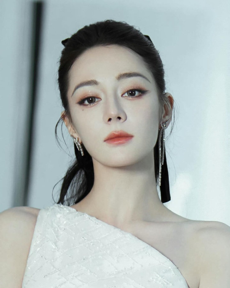 Picture of Dilraba Dilmurat