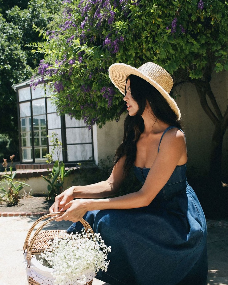 Picture of Mary Williamson (model)