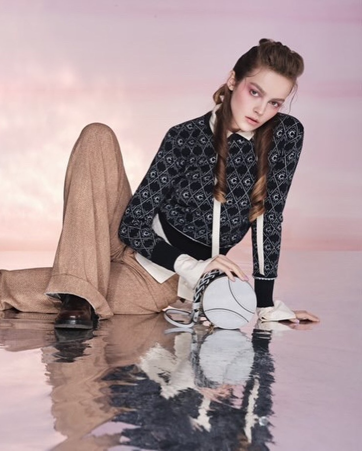 Picture of Sofa Lobova