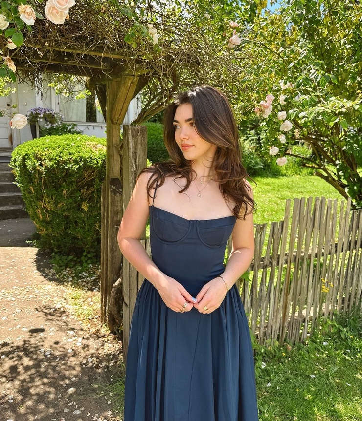 Alisha Newton image