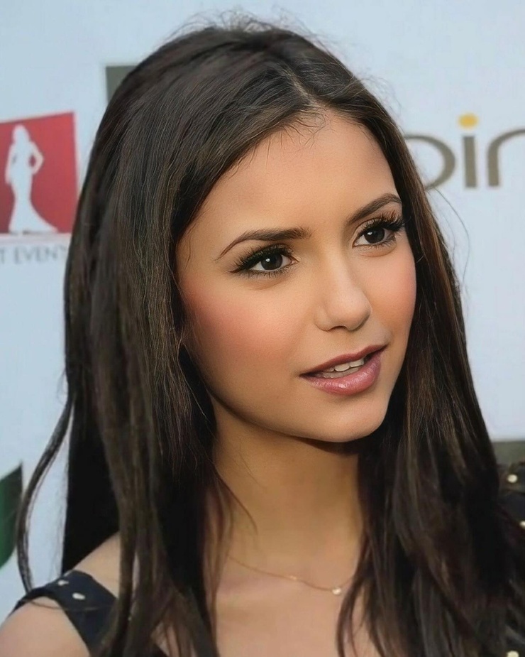 Picture of Nina Dobrev