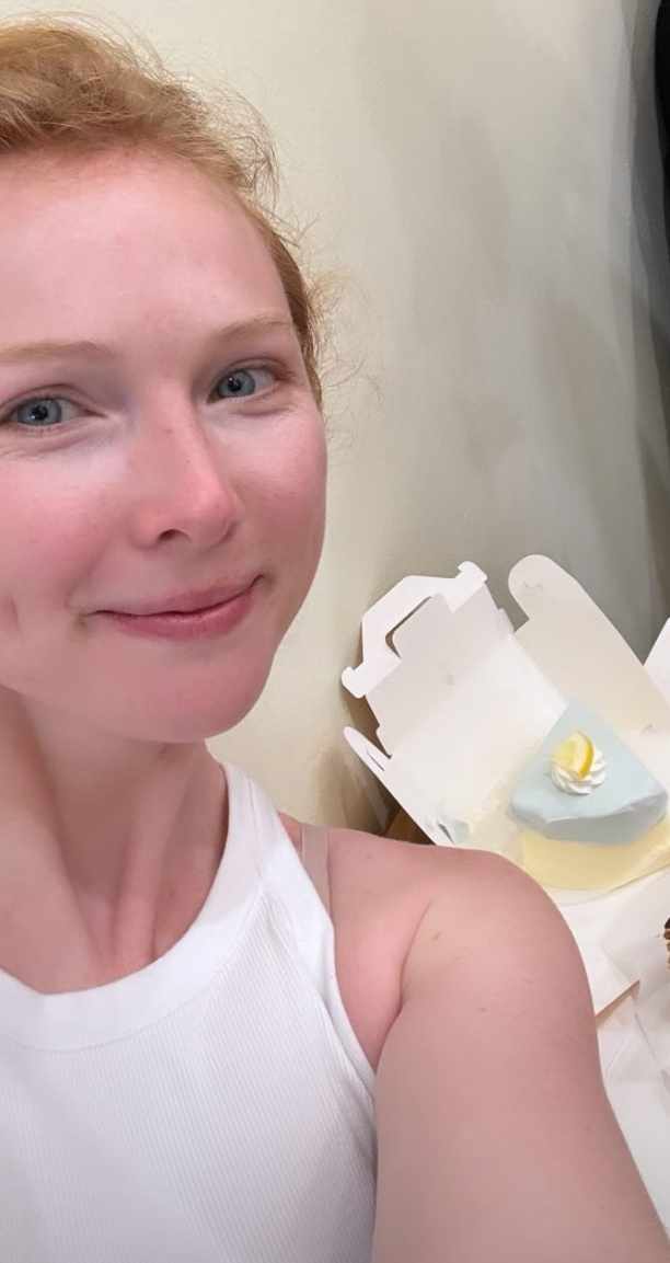 Molly C. Quinn picture