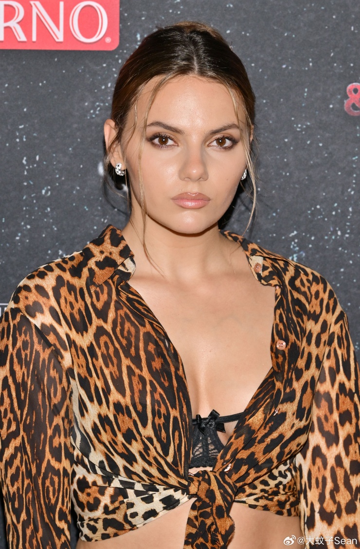 Picture of Dafne Keen