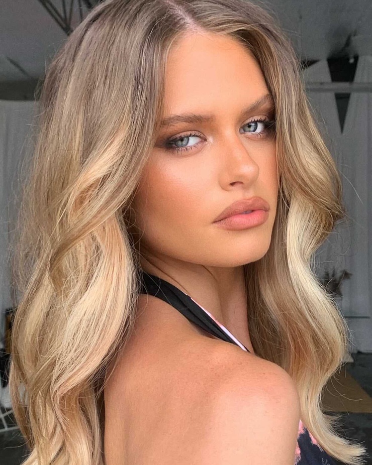 Image of amelia ross