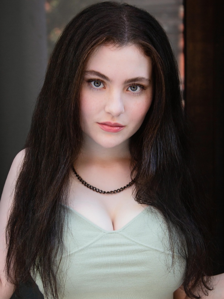 Lilla Crawford image