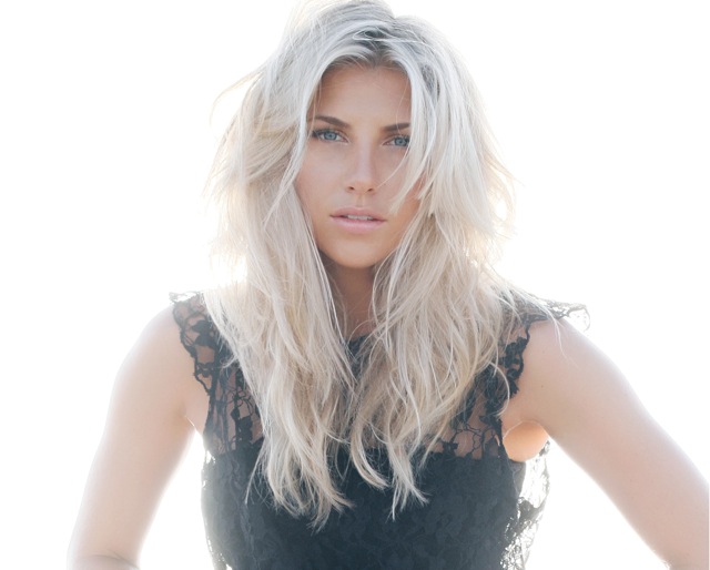 Picture of Melanie Collins