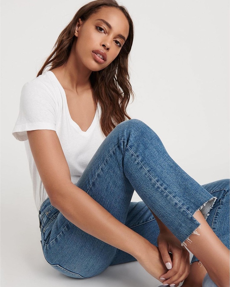 Picture of Natalie Brown model