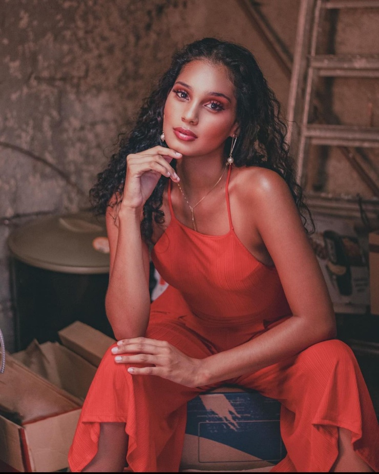 Quezia Mello picture