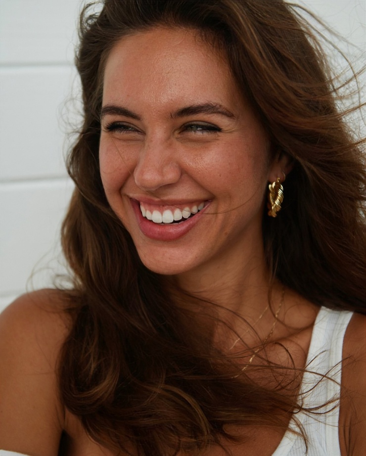 Brit Manuela (model) image