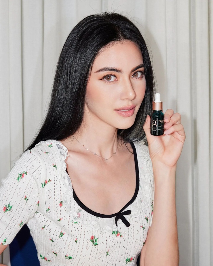 Picture of Davika Hoorne