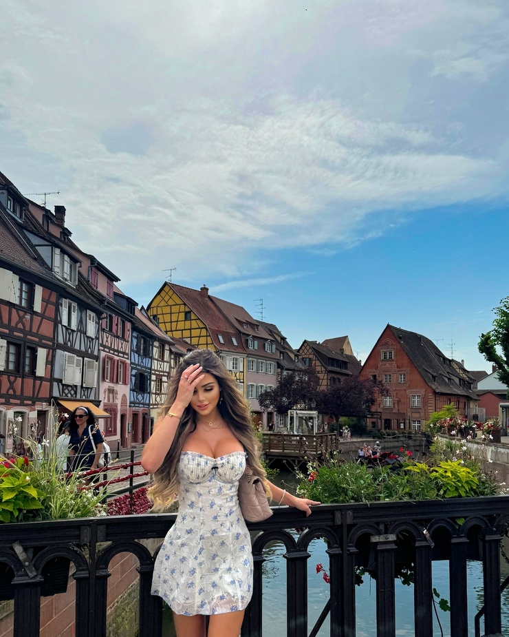 Picture of Juli Annee