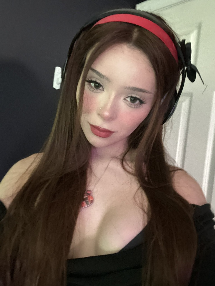 Image of Samantha Lux