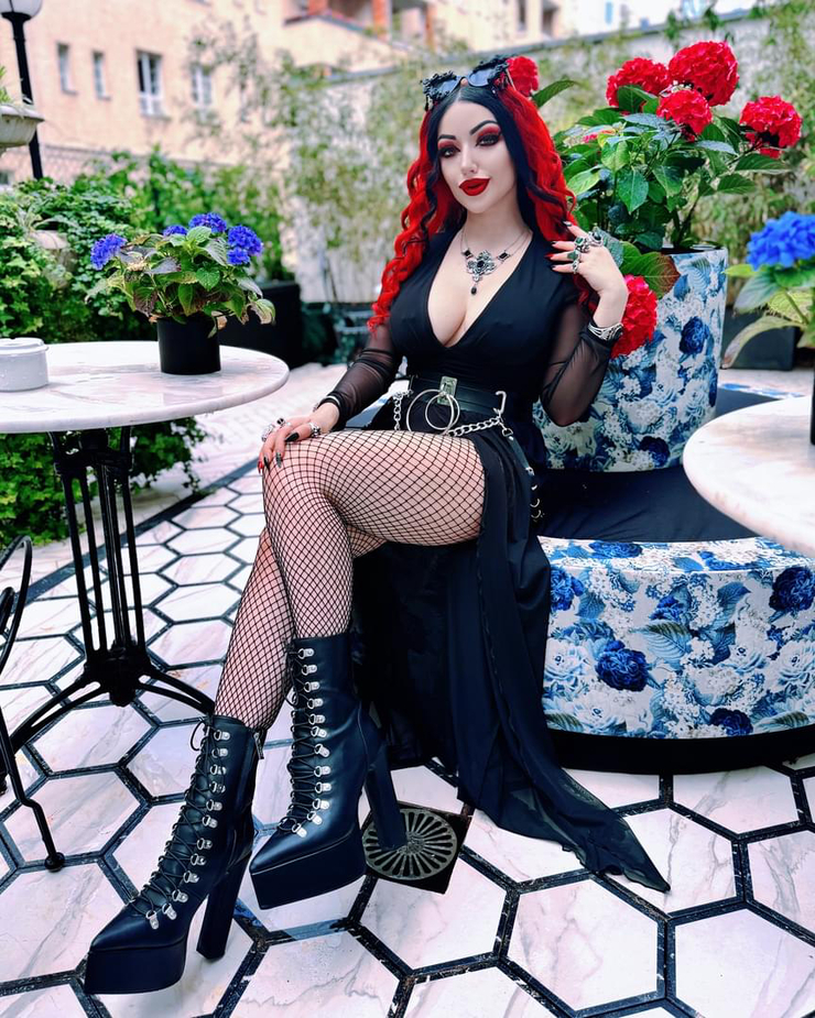 Dani Divine