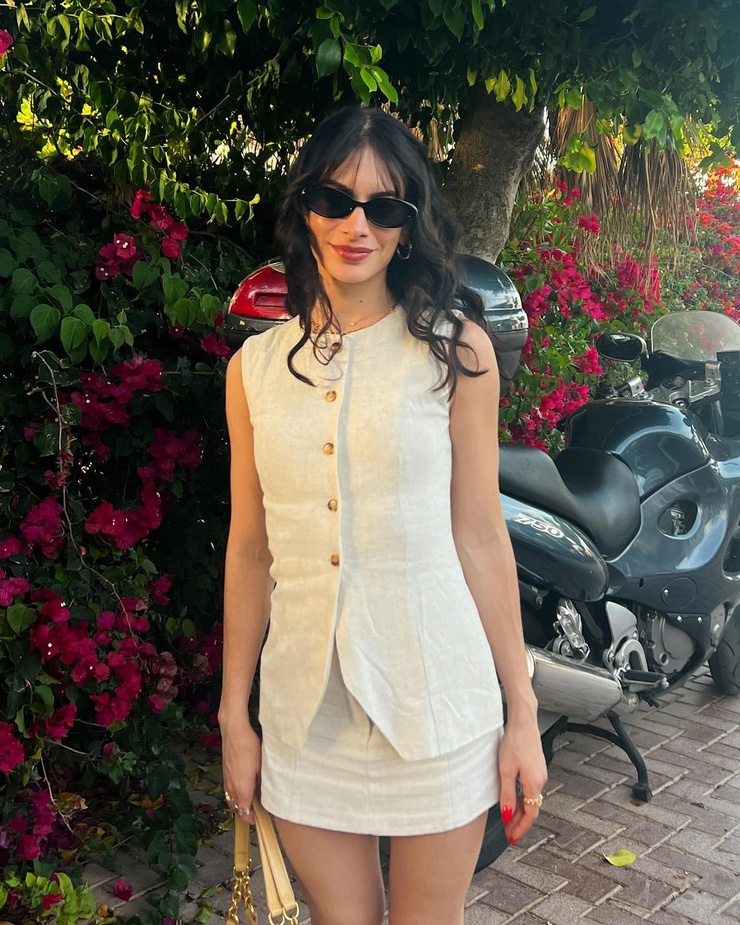 Image of Hollie Shay