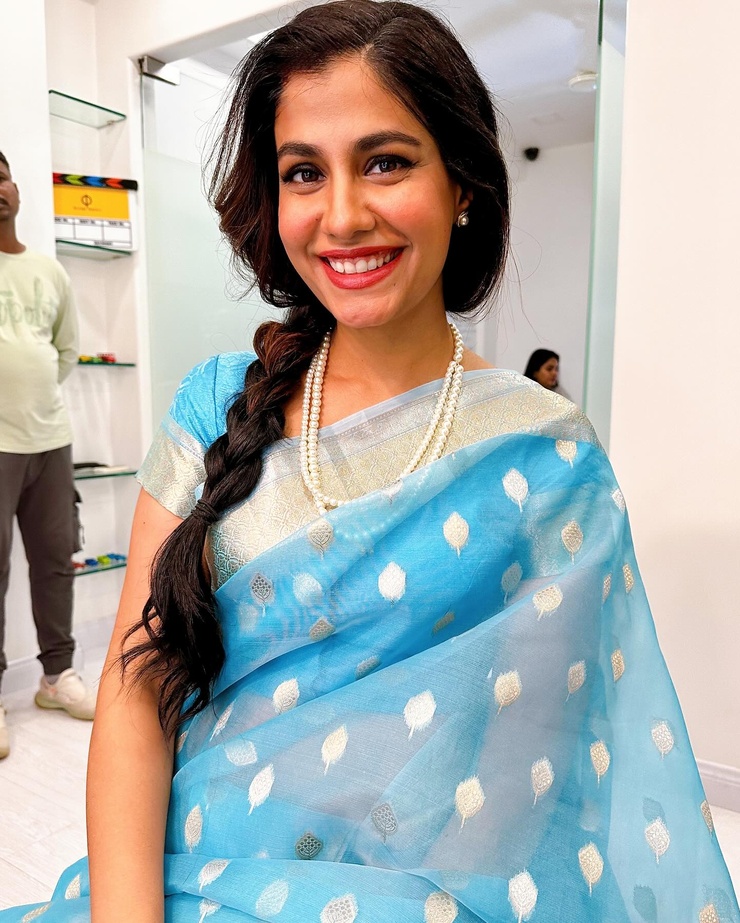 Shreya Dhanwanthary picture