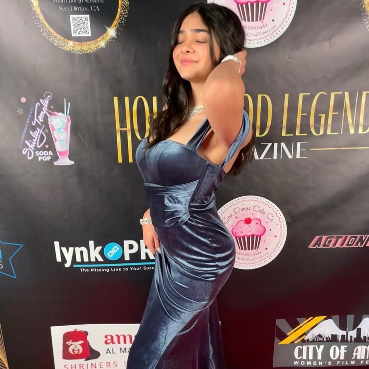 Alexandra Bull picture
