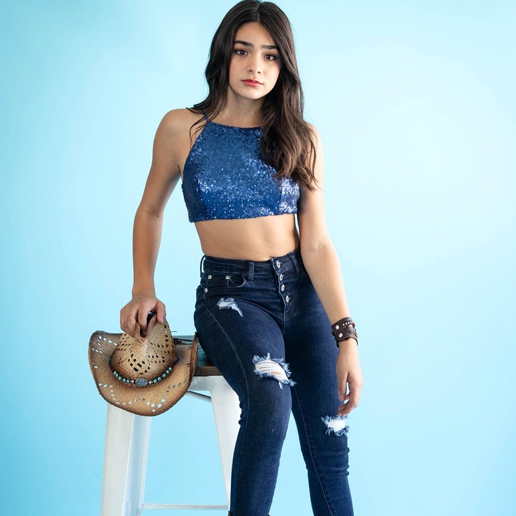 Picture of Alexandra Bull