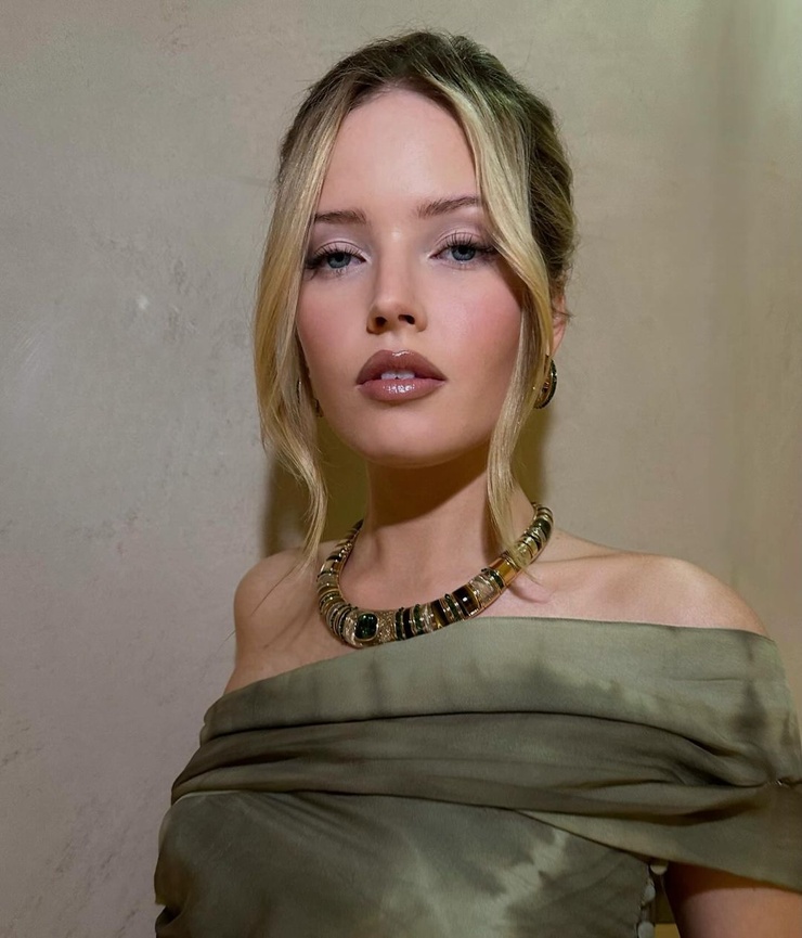 Picture of Ellie Bamber