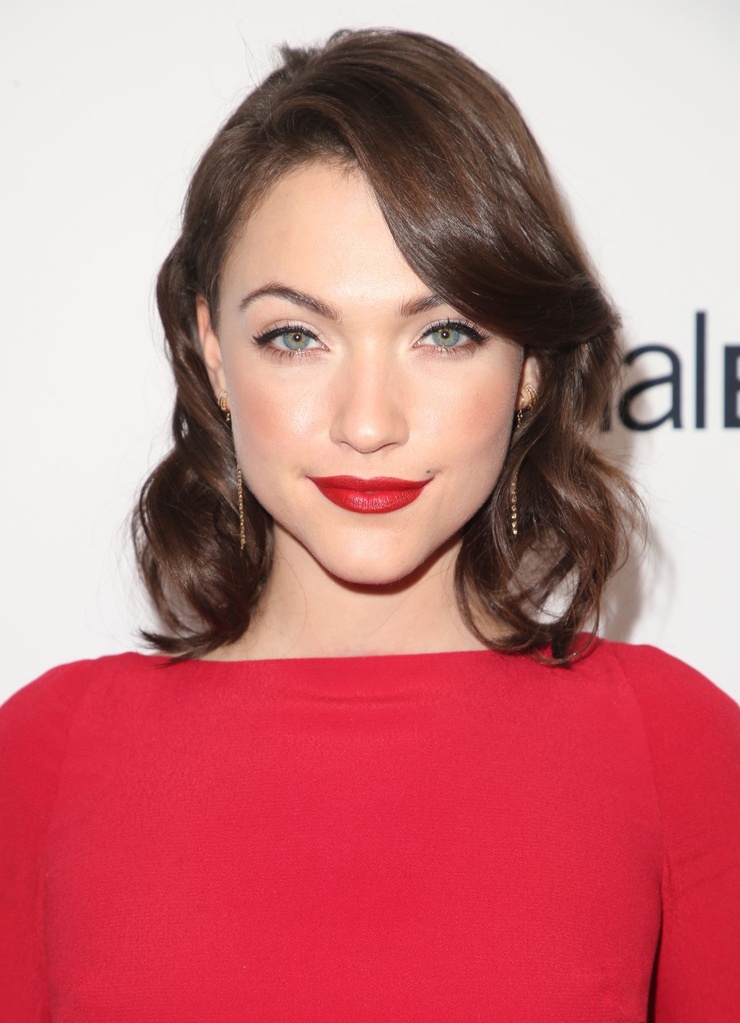 Violett Beane