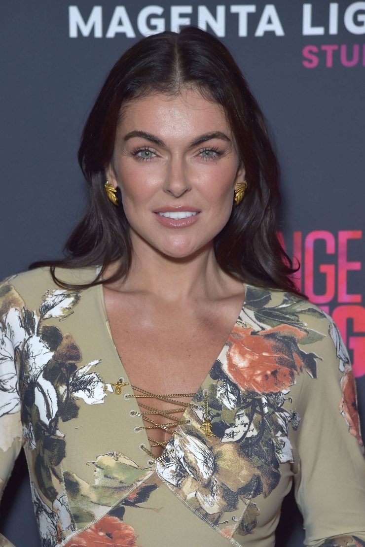 Serinda Swan image