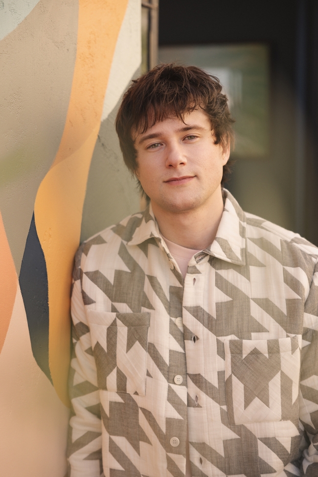 Alec Benjamin image