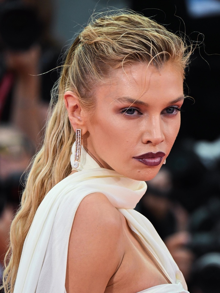Stella Maxwell