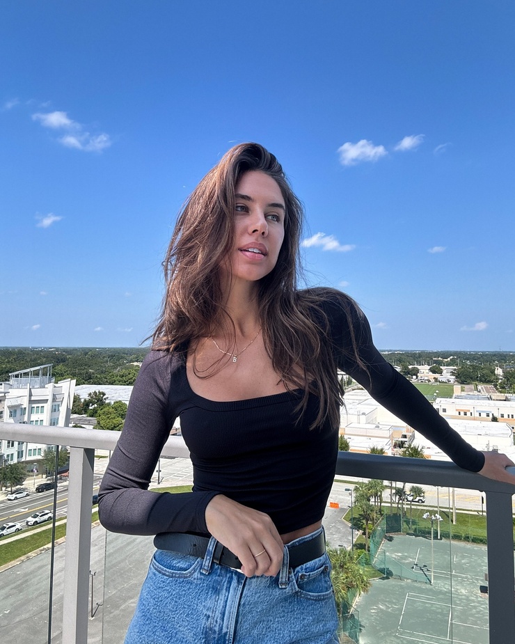 Picture of Brit Manuela (model)