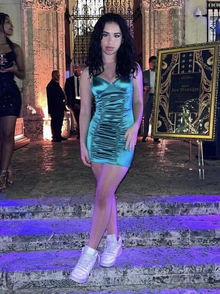 Emaleah Christou pictures and photos