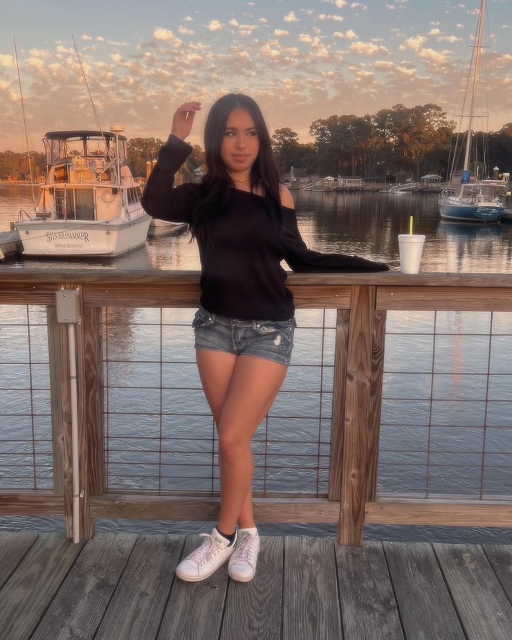 Emaleah Christou pictures and photos