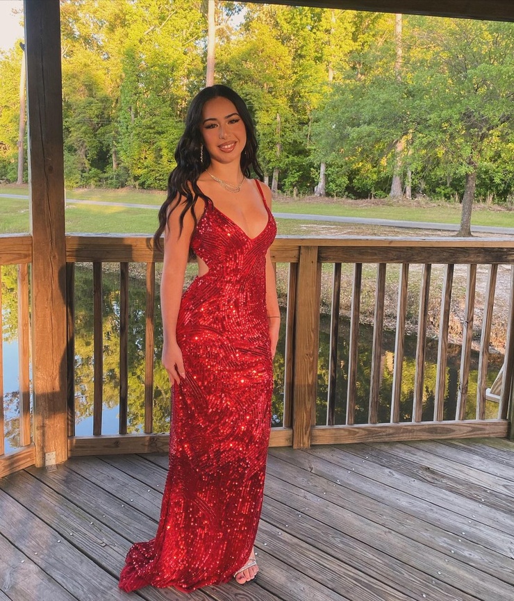 Emaleah Christou pictures and photos