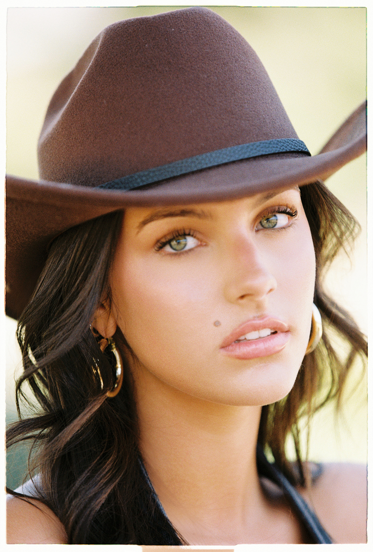 Avary Anderson image