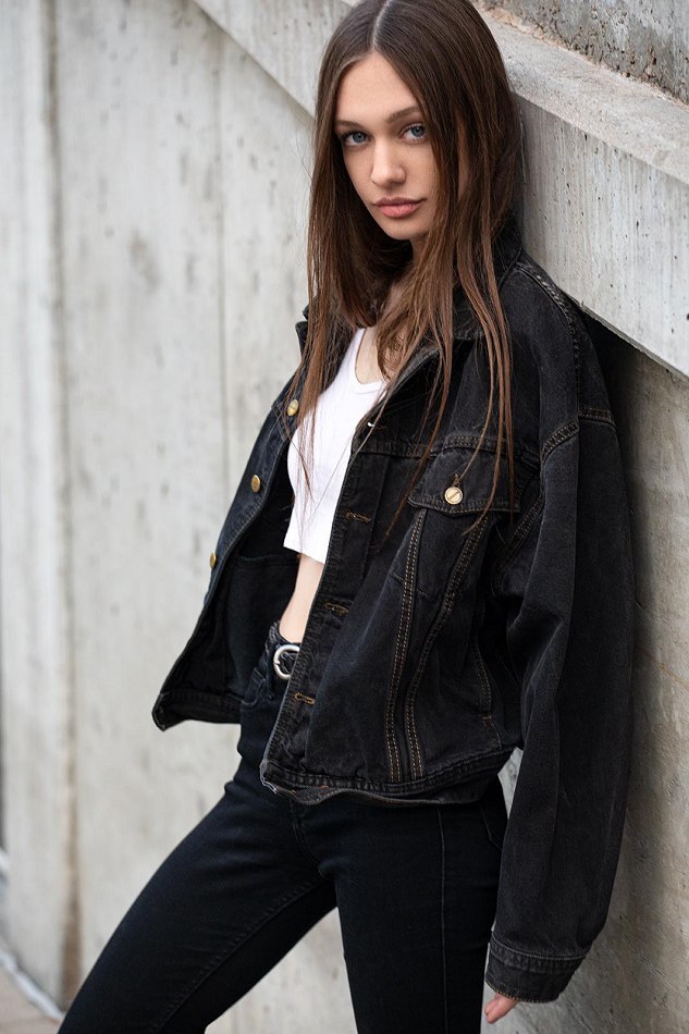 Picture of Miranda Lyall