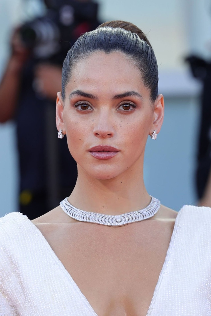 Picture of Adria Arjona