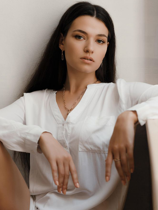 Picture of Alina Zhdanova