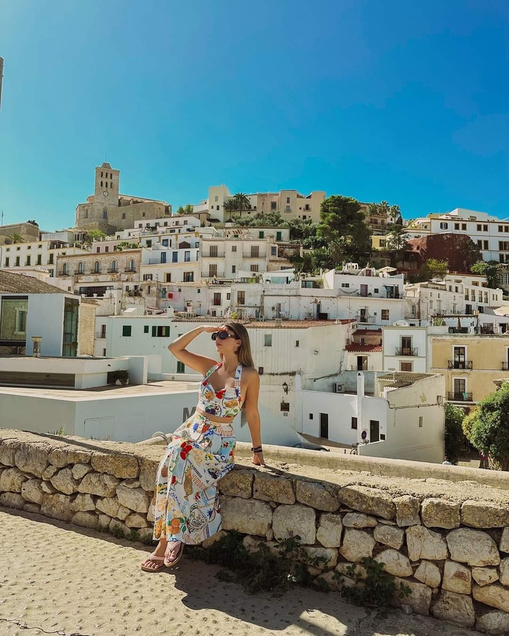 Elizabeth Elias image