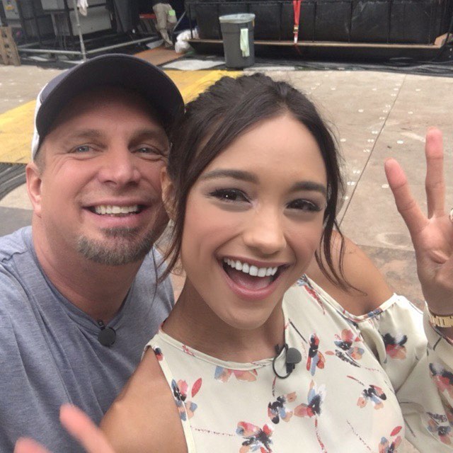 via Instagram (@rachelsmithtv)