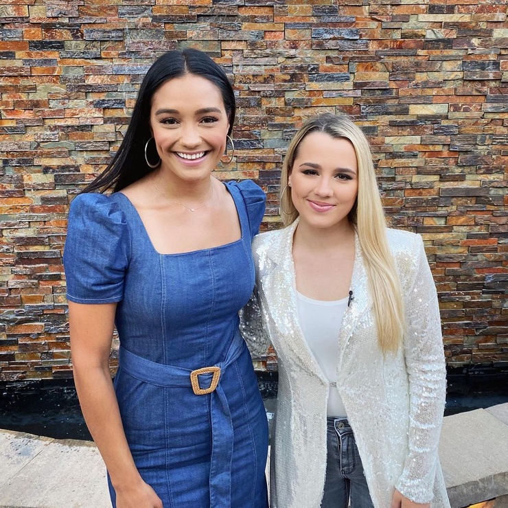 via Instagram (@rachelsmithtv)