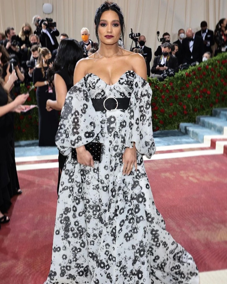 via Instagram (@rachelsmithtv)