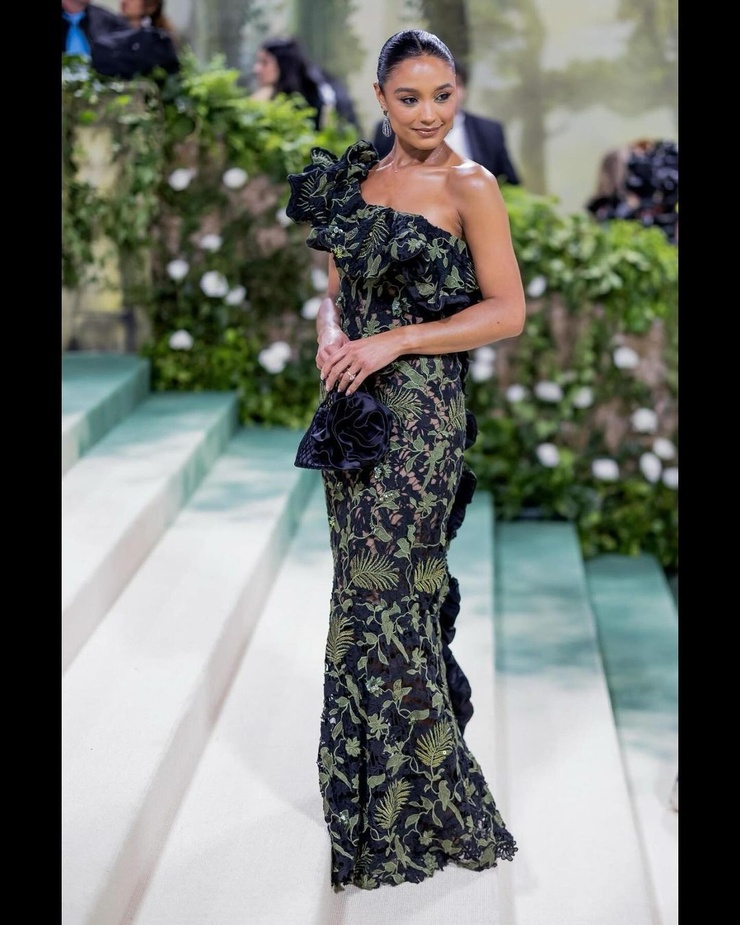 via Instagram (@rachelsmithtv)