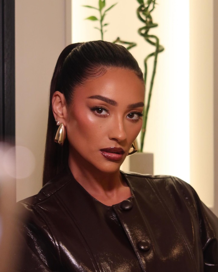 Picture of Shay Mitchell