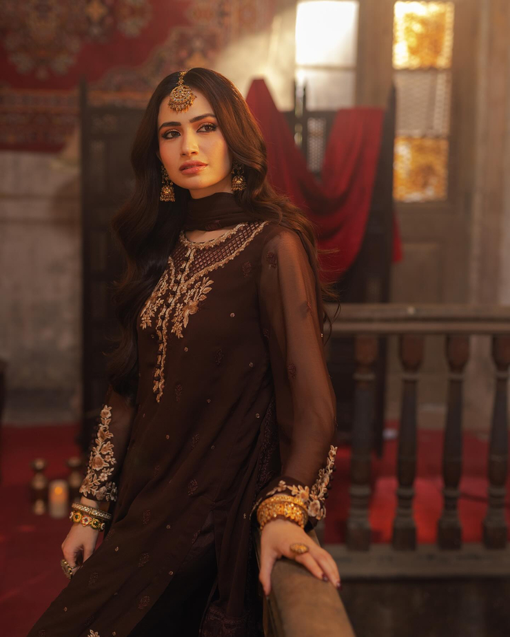 Sana Javed picture