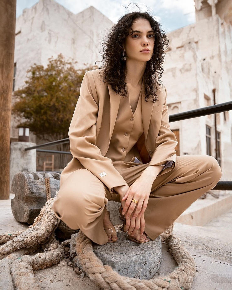 Amanda Neves picture