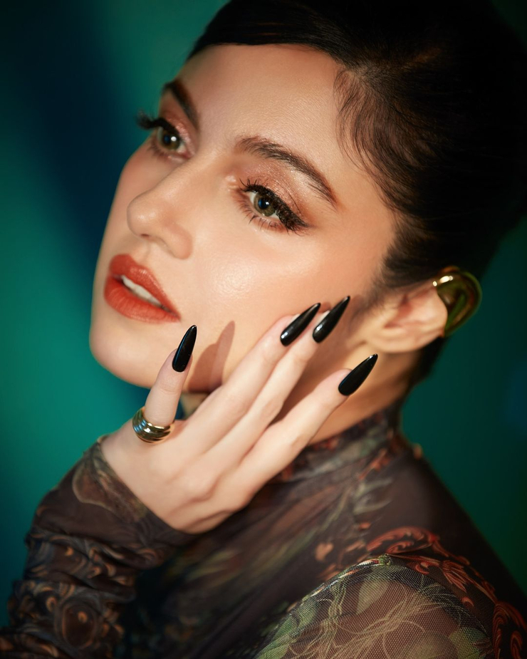 Divya Khosla picture